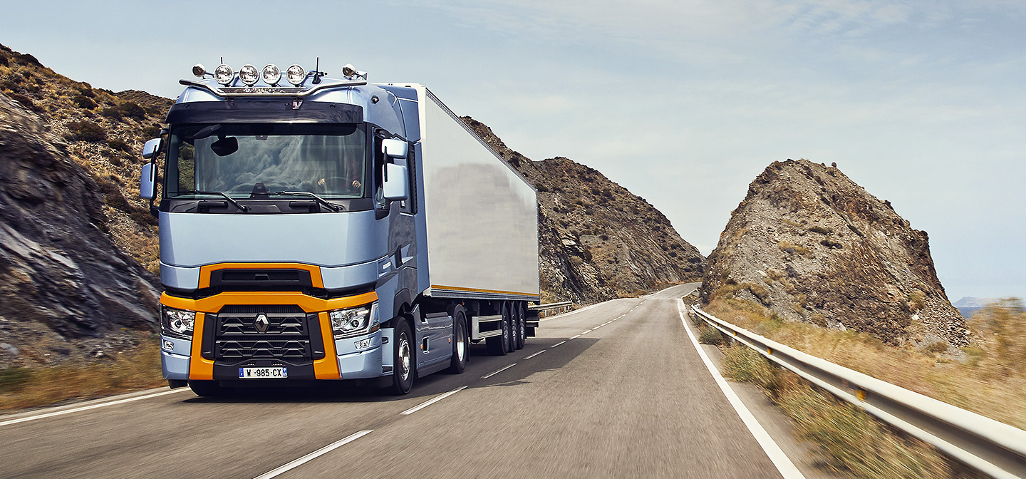 RANGE T HIGH ‘IRISH TRUCK OF THE YEAR 2019’ & ‘FLAGSHIP TRACTOR UNIT ...