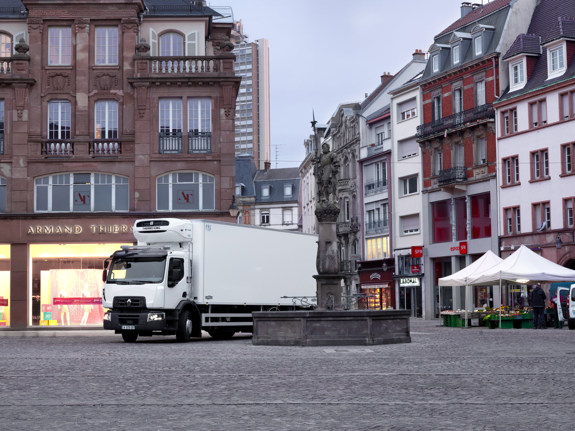 Refrigerated truck: fresh and frozen food transport and delivery ...