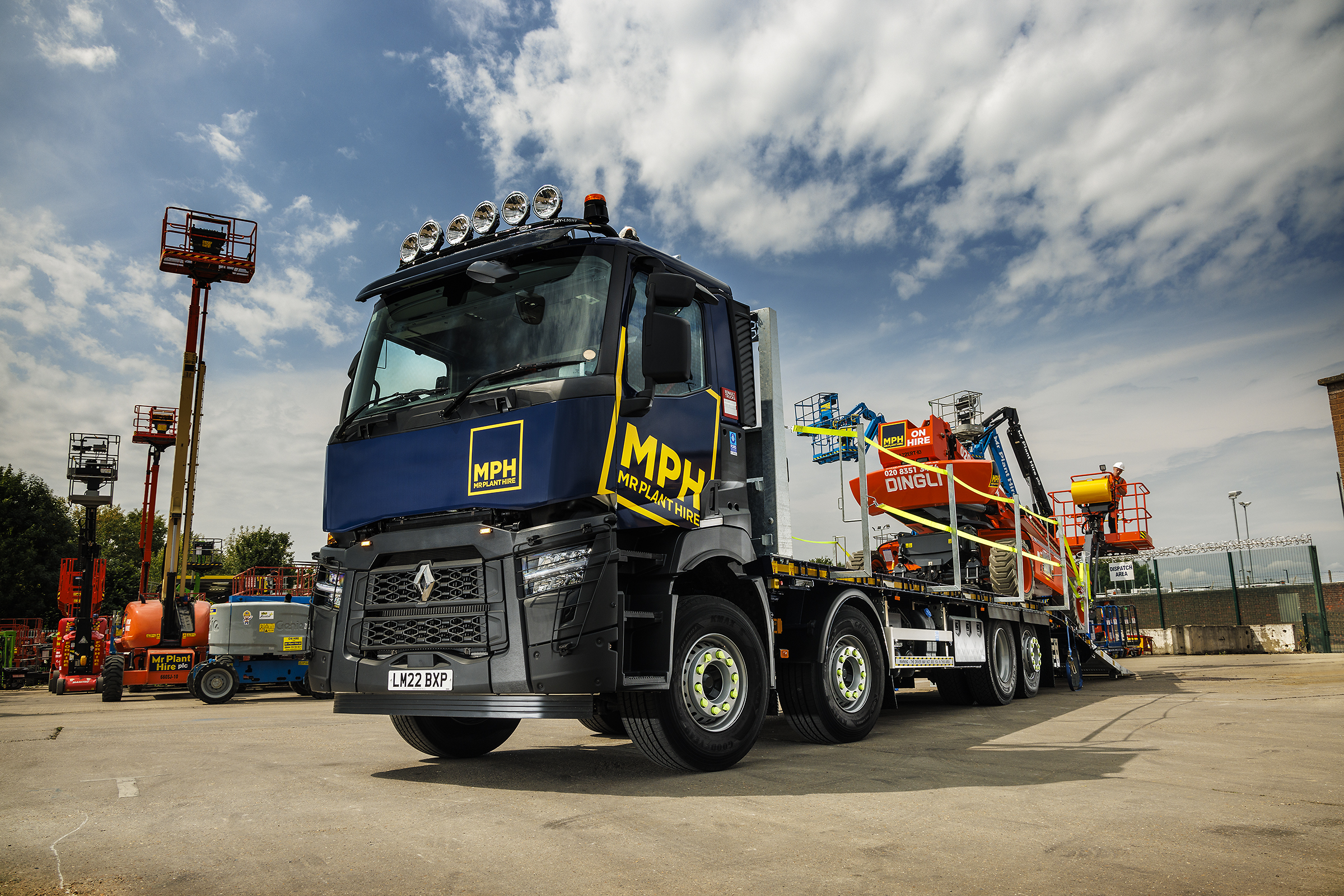 MR PLANT HIRE SELECTS RENAULT TRUCKS FOR FLEET FLAGSHIP AND TO SHOWCASE ...