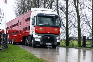 RENAULT TRUCK COMMERCIALS (CHILTERN) Renault Trucks dealer in DUNSTABLE ...